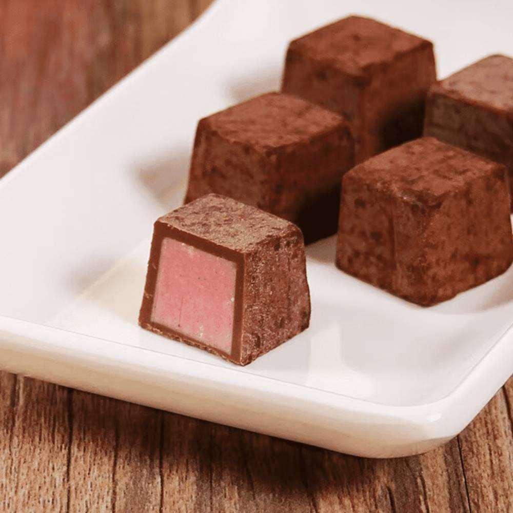 Meltykiss Strawberry Soft Melting Choco Strawberry Cubes 53g (Pack of – Japanese Taste